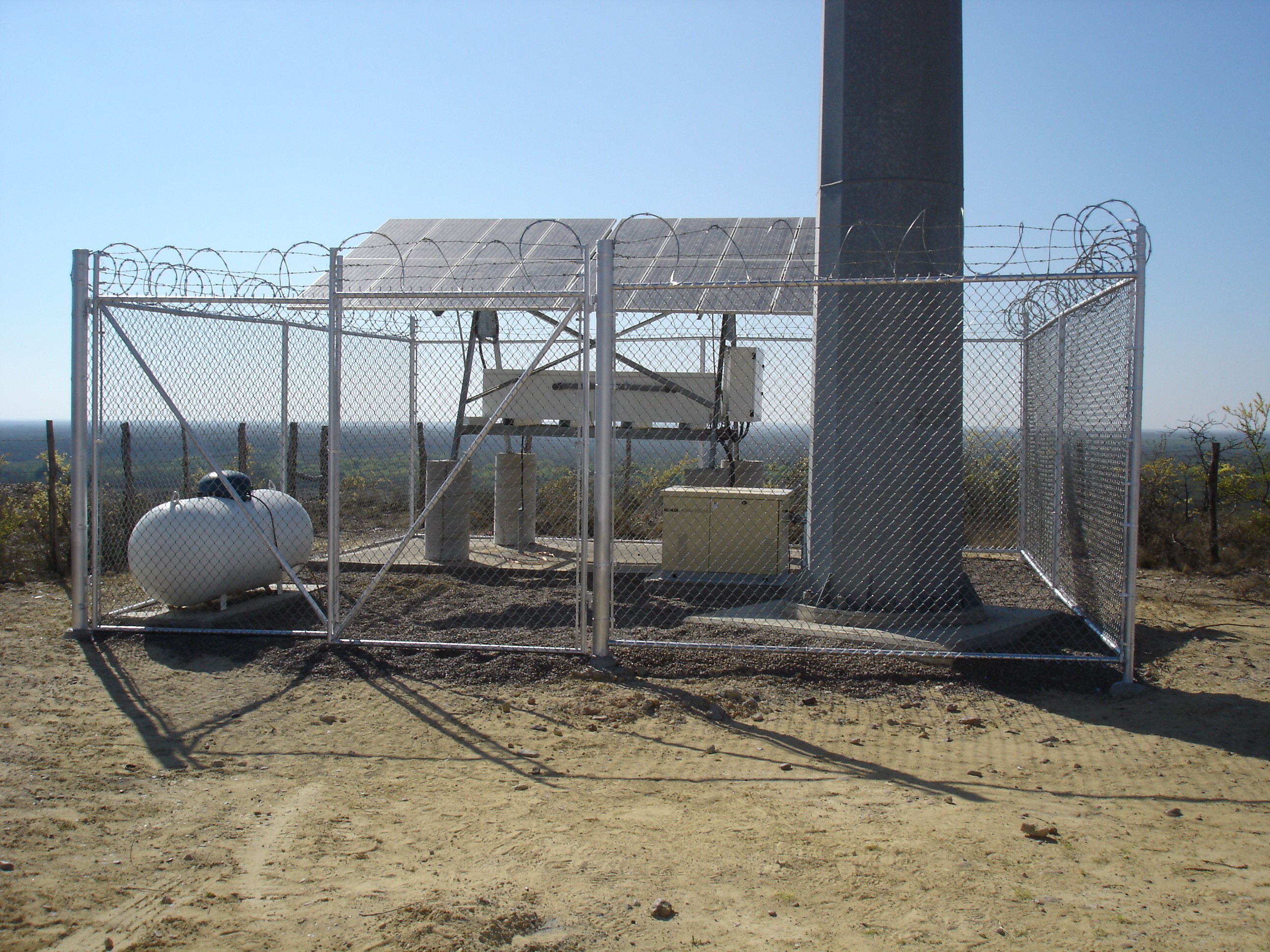Power Station - Complete Ground-Mounted System | SunWize Power & Battery